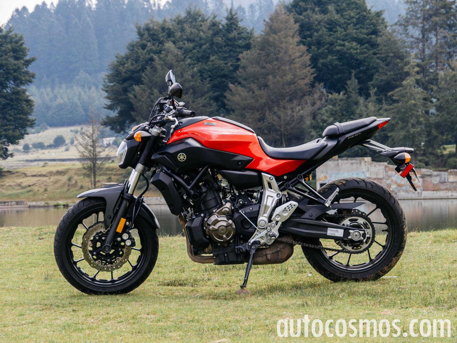 Yamaha FZ-07 2015 - Autocosmos.com