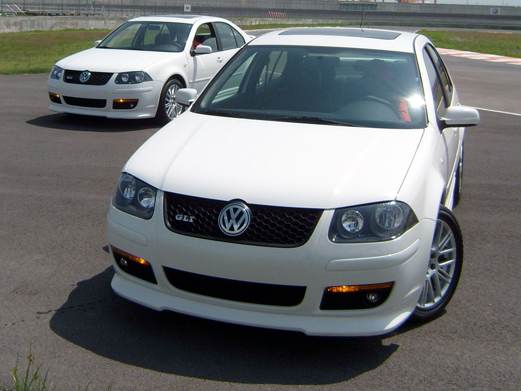 Volkswagen Bora / Jetta GLI 2010 - Autocosmos.com