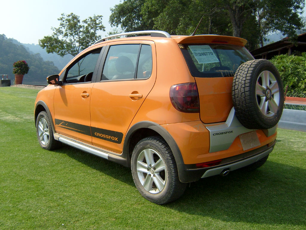 Volkswagen presenta el CrossFox 2011 desde $ 189,500.00 pesos ...