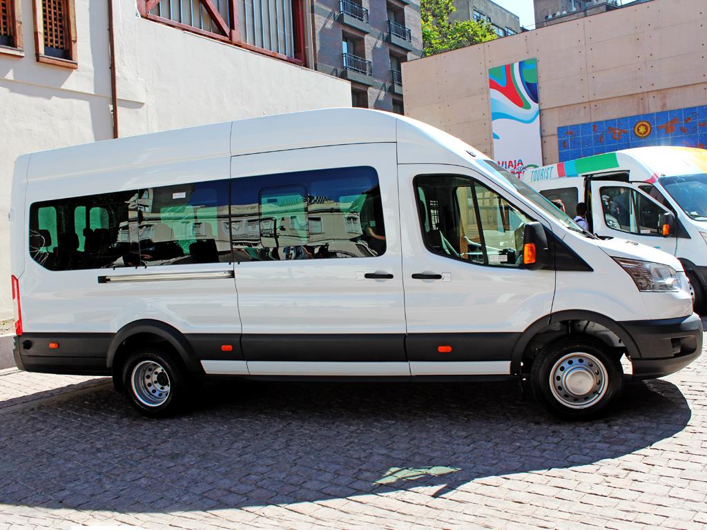 Ford Transit Minibus 2016 Lanzamiento en Chile - Autocosmos.com