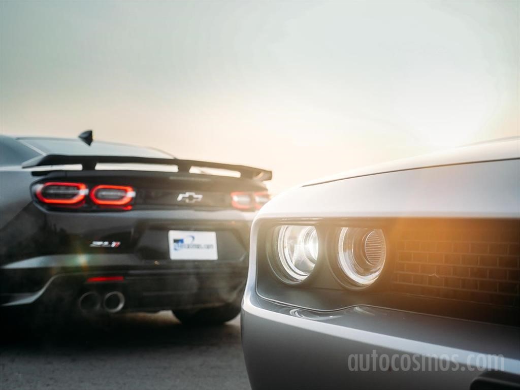 Camaro ZL1 vs Challenger SRT Hellcat Widebody