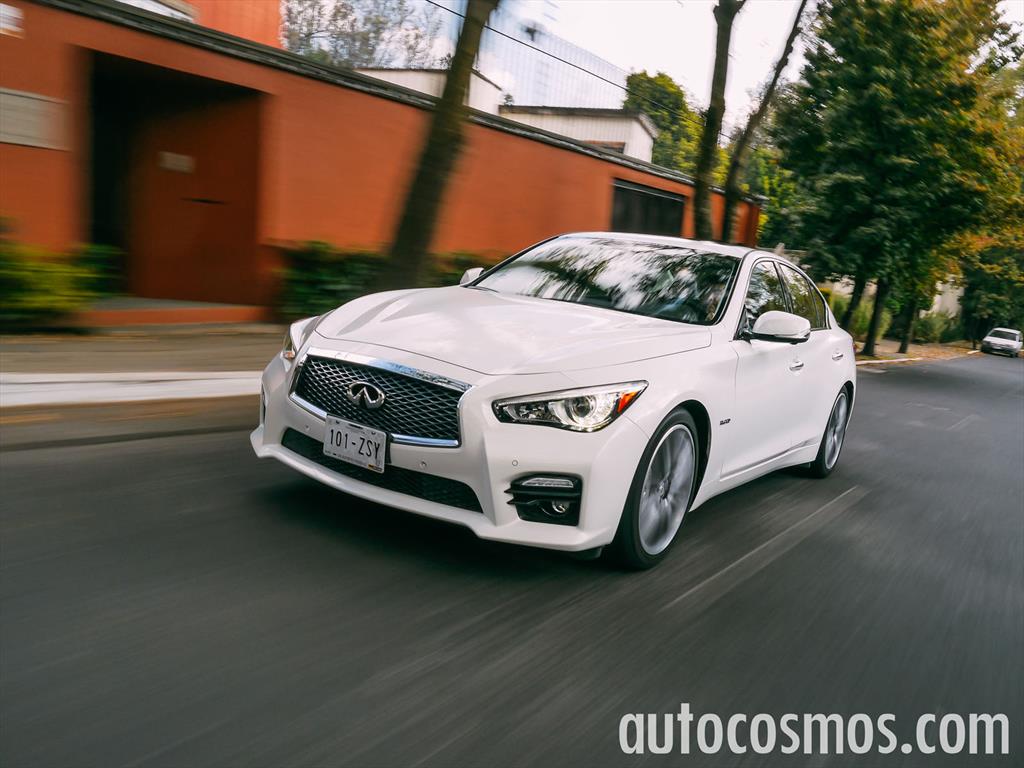Infiniti Q50 2015 - Autocosmos.com