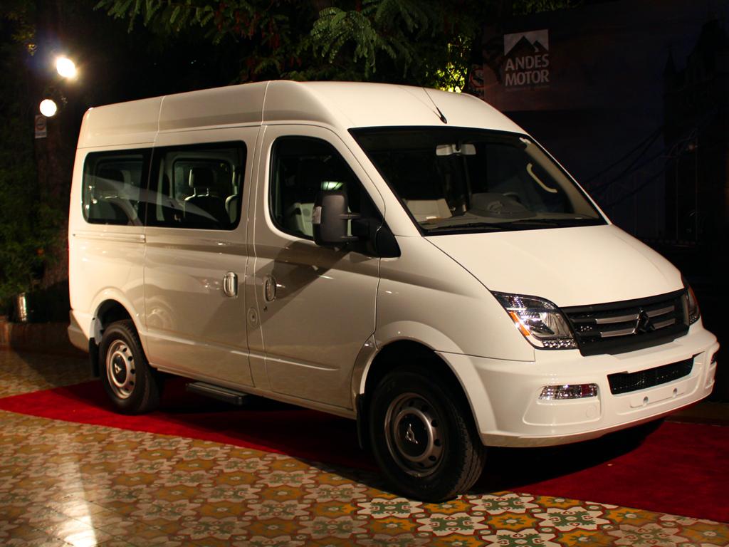 Maxus V80 Lanzamiento en Chile - Autocosmos.com