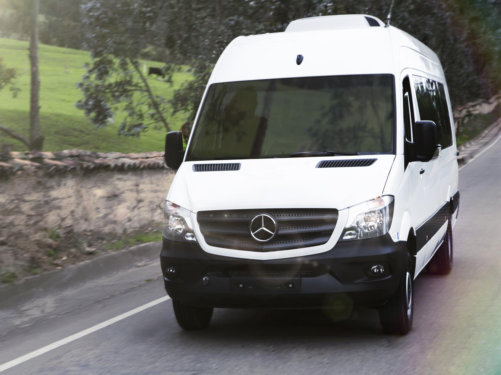 Mercedes-Benz Sprinter 415 SUSI - Autocosmos.com