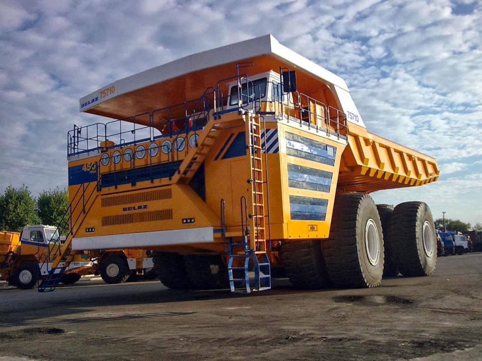 BelAZ 75710, el camión de volteo más grande del mundo - Autocosmos.com