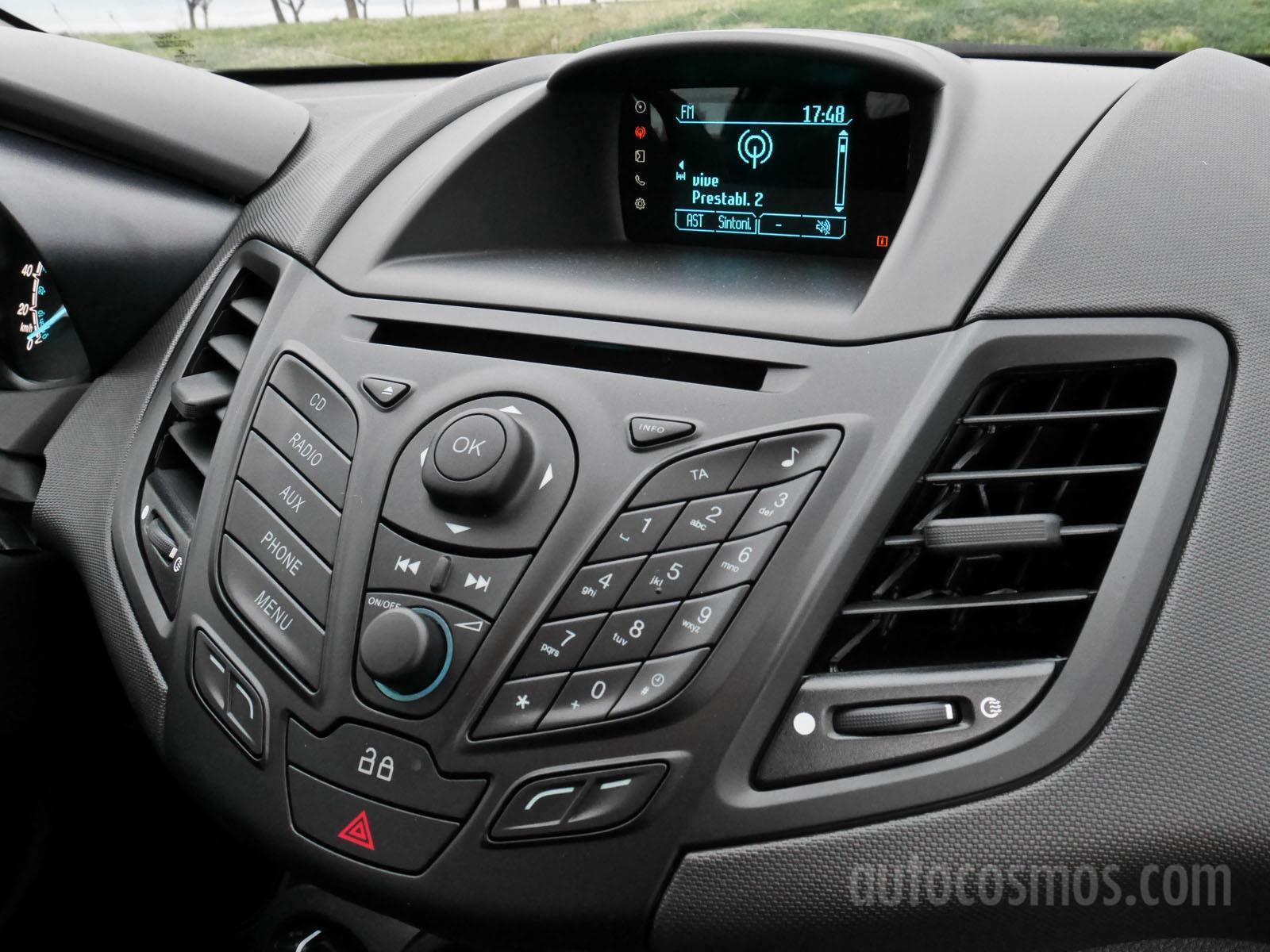 Prueba Ford Fiesta Kinetic hecho en Brasil - Autocosmos.com