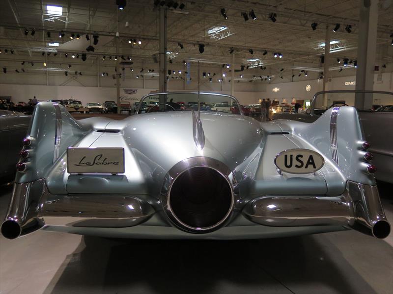 La era de las alas en los automóviles