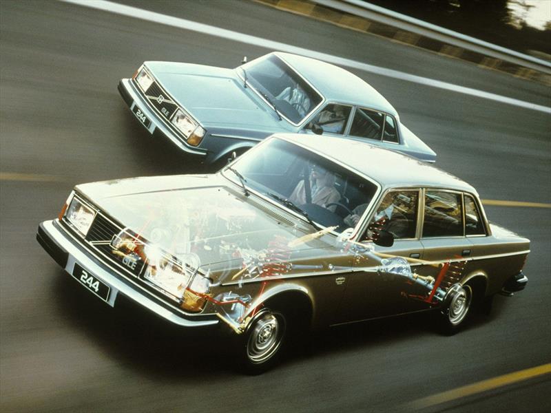 El emblemático Volvo 240 cumple 40 años