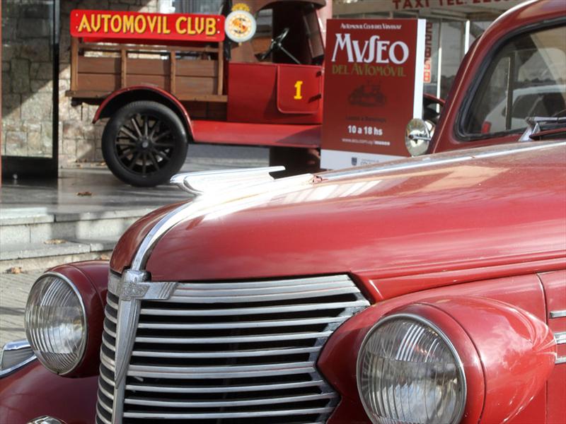 Autos Clásicos, la muestra en Uruguay