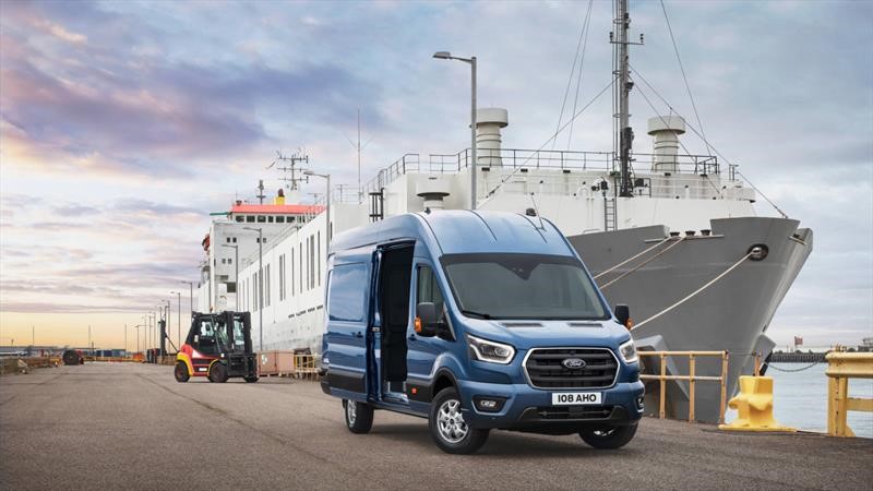 Ford Transit 2020: mejorada y con sistema micro híbrido
