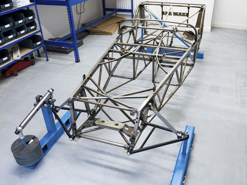 Caterham Seven chasis - Autocosmos.com