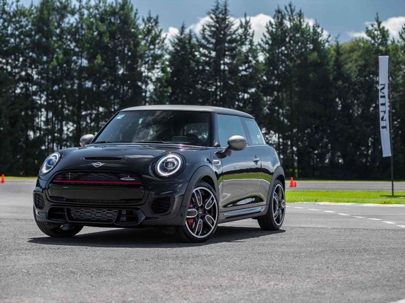 MINI John Cooper Works Silver Edition 2019 llega a México de manera ...