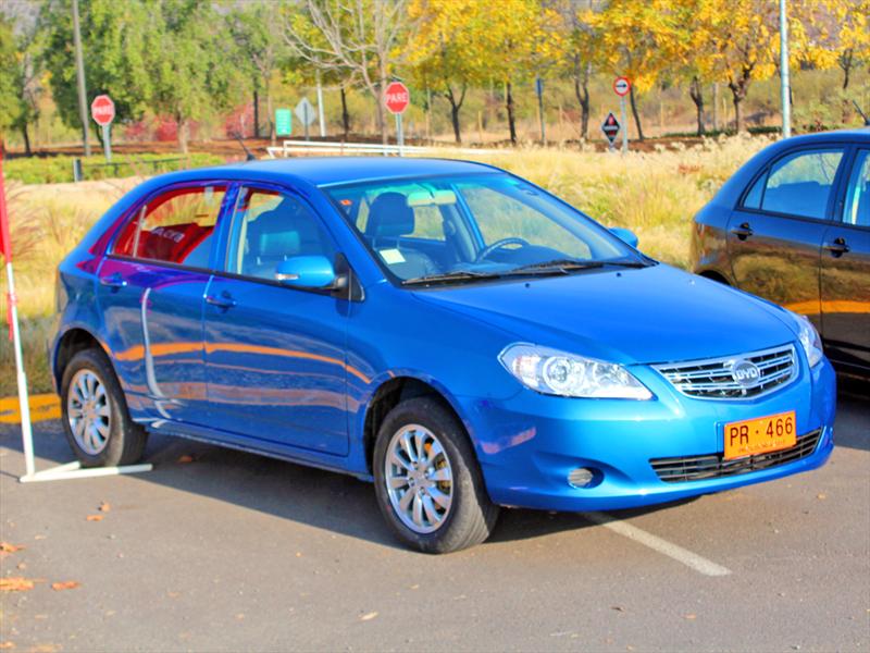 BYD F3 y F3R 2013: Nueva generación inicia venta en Chile