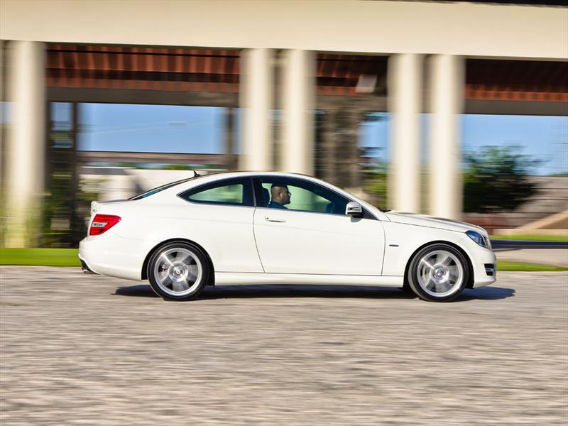 Mercedes-Benz C350 CGI Coupé 2012 primer contacto