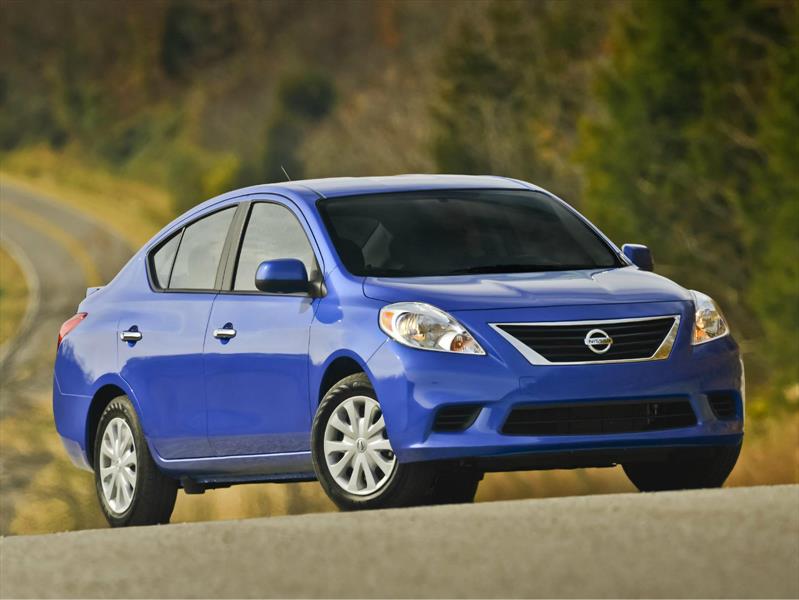 Llamado a revisión para 320,000 unidades del Nissan Versa