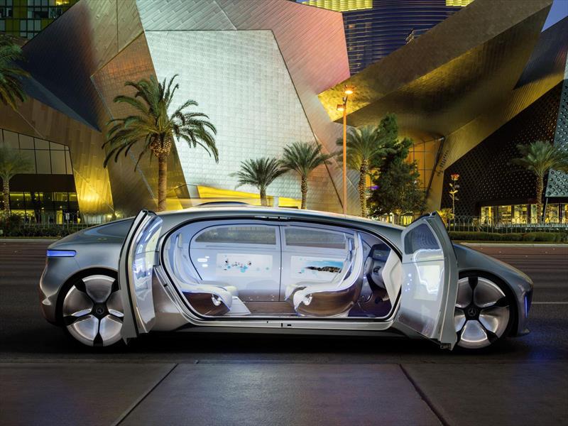 Mercedes-Benz F 015 Luxury in Motion, el auto de lujo para 2030