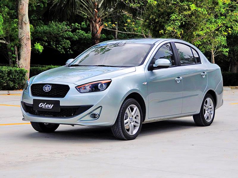 FAW Oley: Arriba a Chile en versiones Sedán y Hatchback - Autocosmos.com