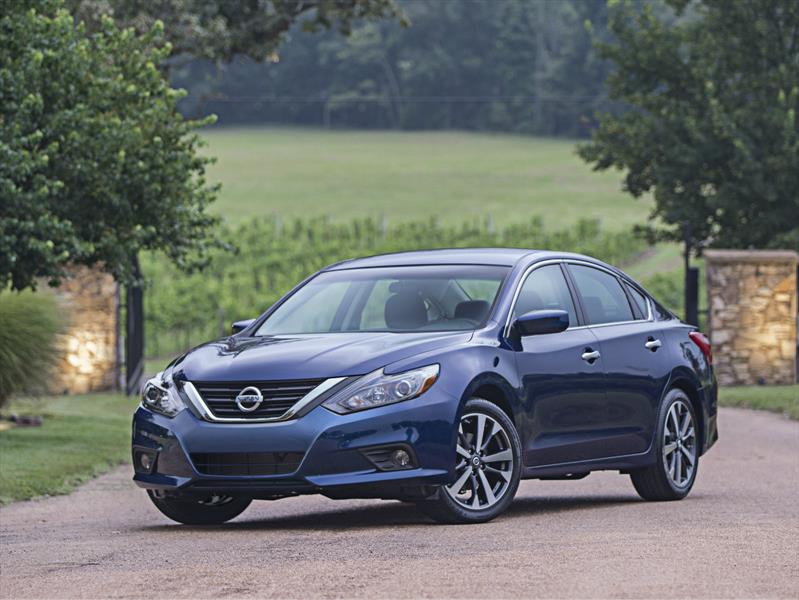 Nissan Altima 2016, con apariencia más deportiva - Autocosmos.com