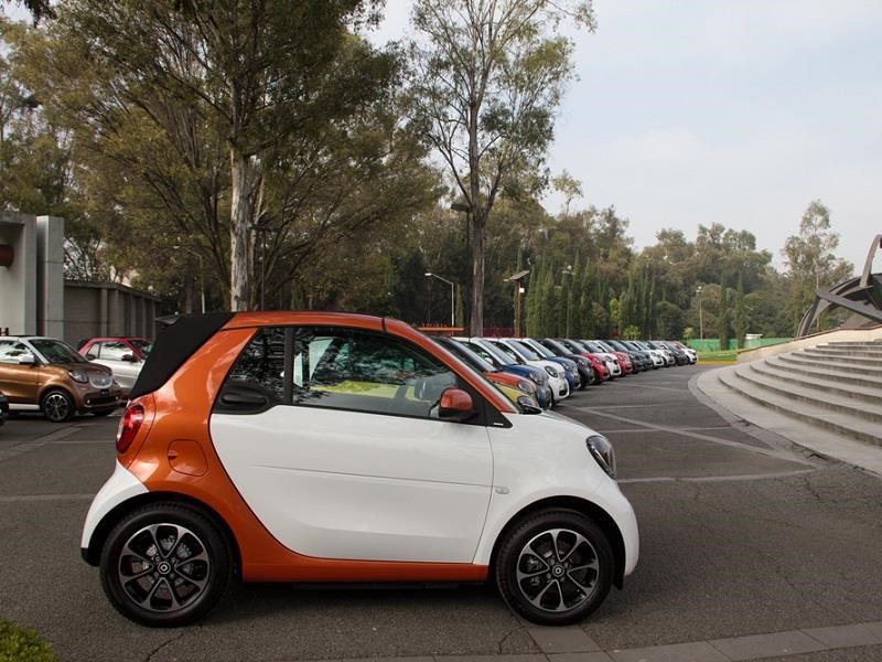 smart dona 37 unidades del fortwo convertible a universidades en México