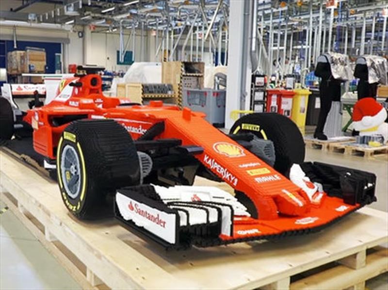Lego crea un auto de la Fórmula 1 en tamaño real - Autocosmos.com