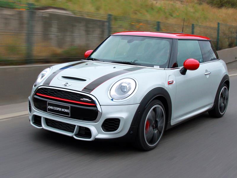 MINI John Cooper Works 2016: Estreno oficial en Chile